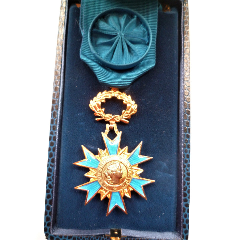 France National Order of Merit, Officer’s Medal