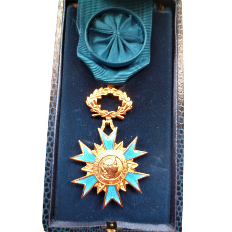 France National Order of Merit, Officer’s Medal