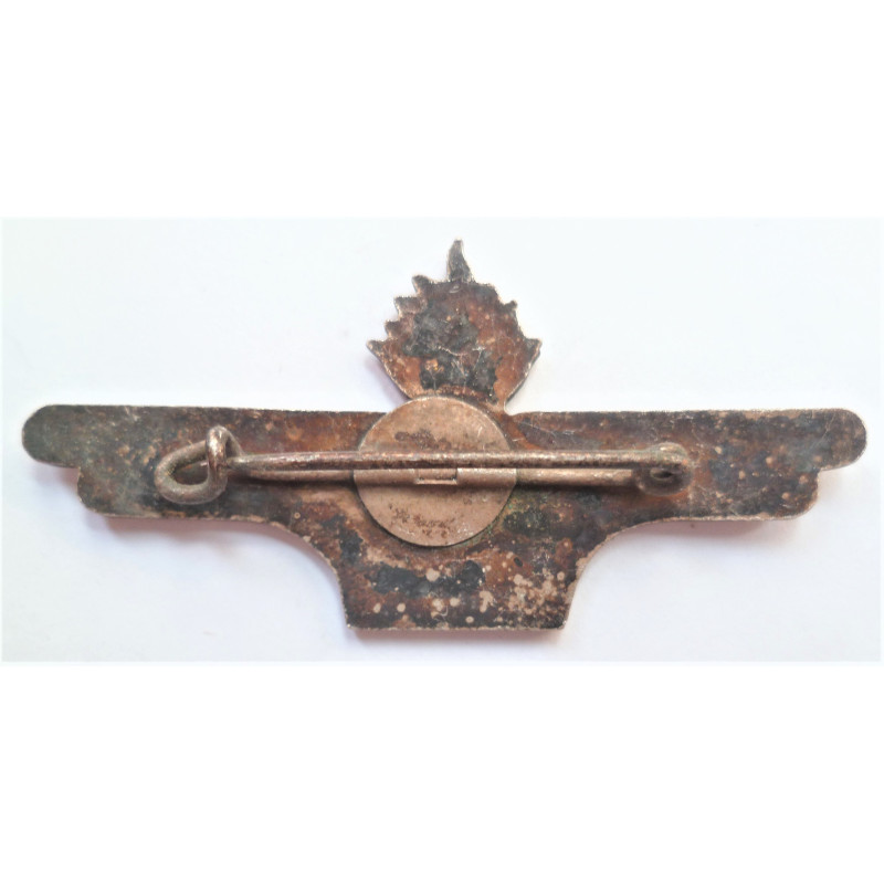 France: Army Ordnance/Supply Insignia Early Type- insigne métallique