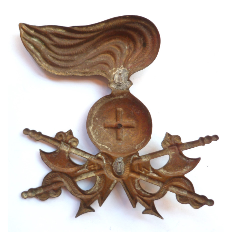 WW1 Italian Engineers Helmet Badge