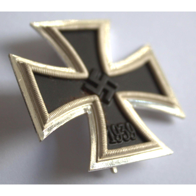WW2 German Iron Cross 1st Class Cased Maker 26