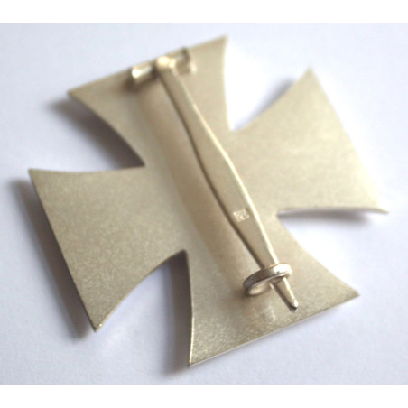 WW2 German Iron Cross 1st Class Cased Maker 26