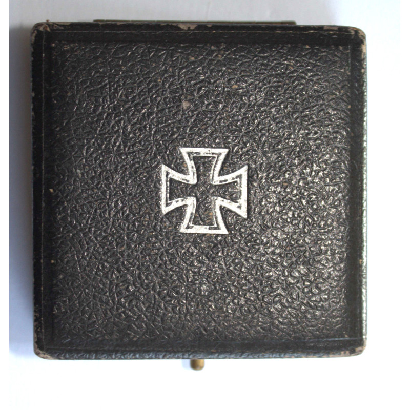 WW1 Imperial German Iron Cross 1st Class Cased Maker K.A.G.
