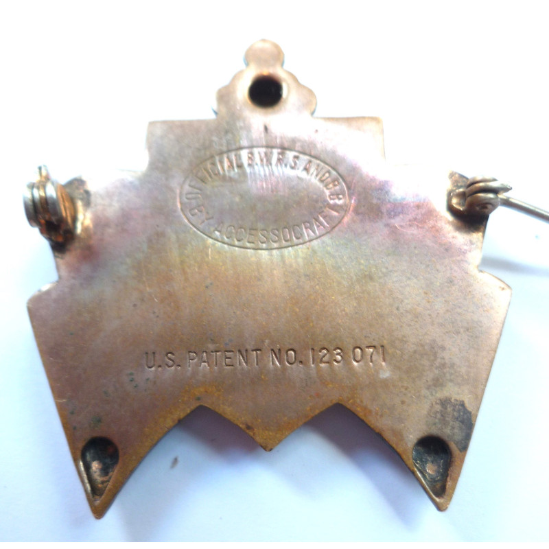 BWRS Bundles For Britain Official American War Workers Pin Badge