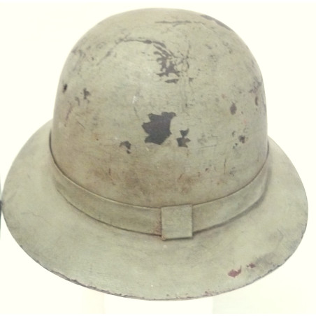 WW2 Italian Artillery Tropical Sun Helmet. Italy army badges and insignia