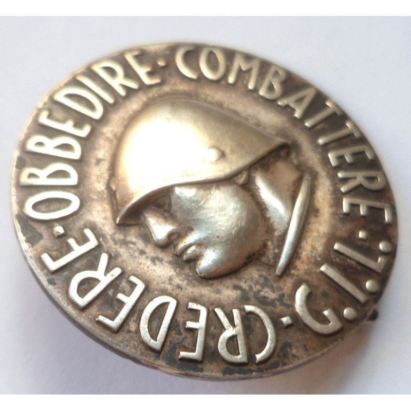 Italian Fascist Youth Gil (Gioventu Italiano Del Littorio) Badge WW2