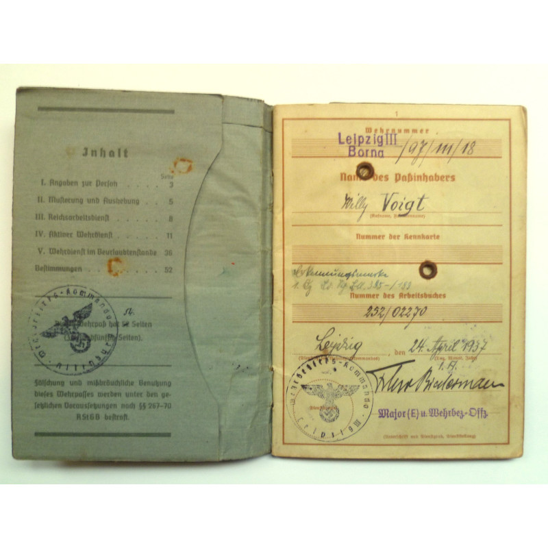 WW2 German Wehrpass To Heer Willy Voigt - Third Reich Insignia